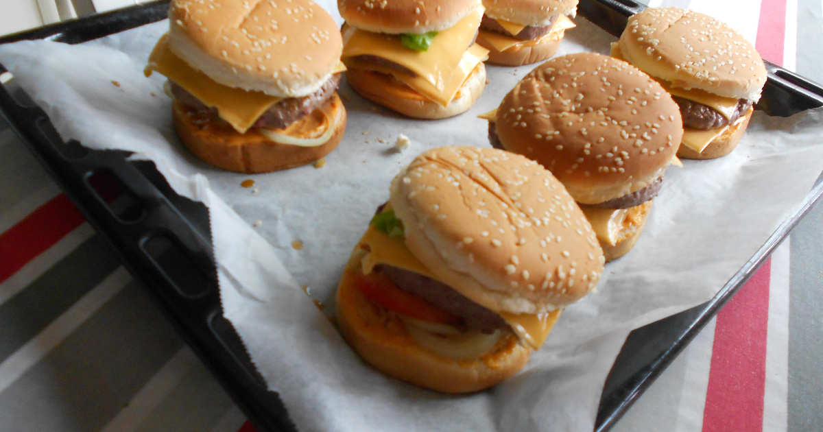 Recette Hamburger maison simple - 750g.com