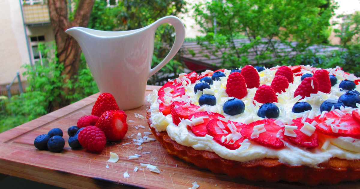 Recette - Gâteau aux fruits rouges et crème mascarpone - 750g.com