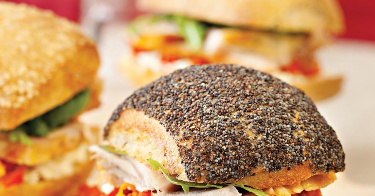Recette Assortiment de minis sandwichs de cuisses de dinde rôtie - 750g.com