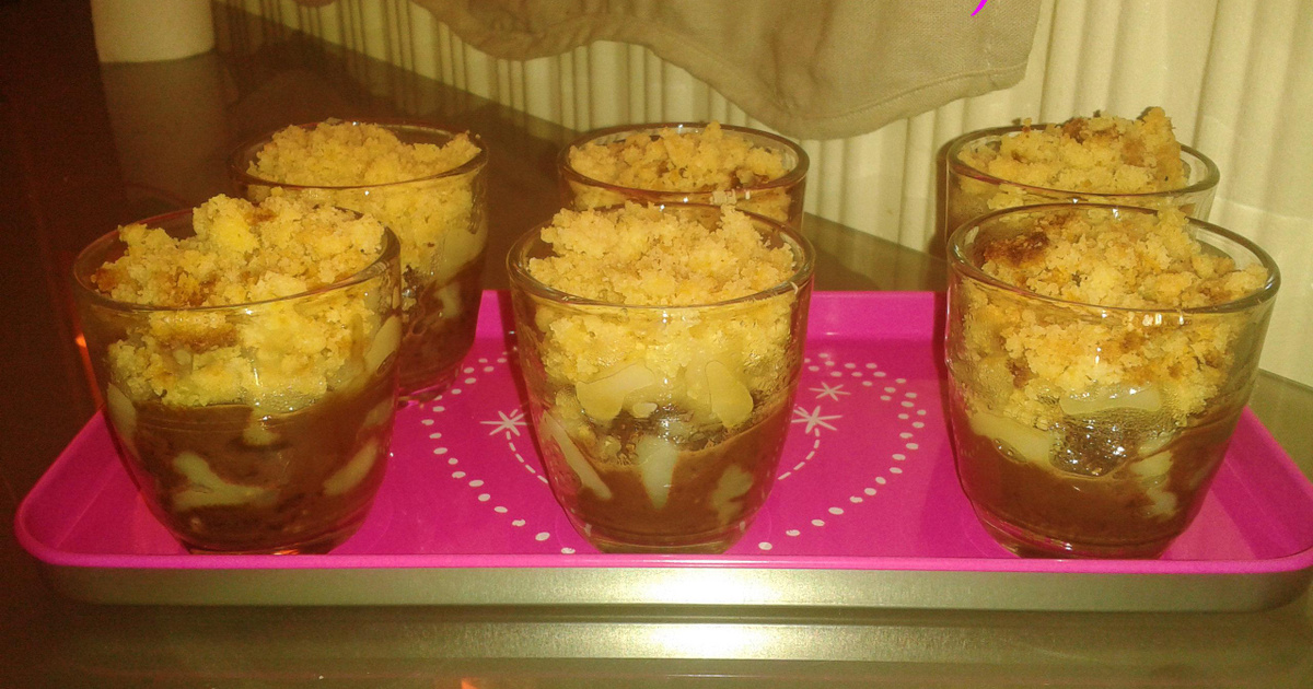 Recette Verrine de poire chocolat crumble - 750g.com