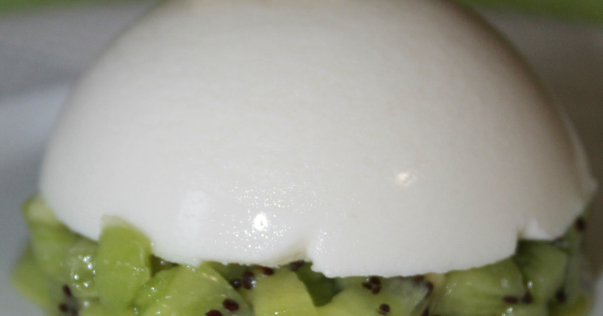 Recette Dôme coco kiwi, tuile de banane - 750g.com