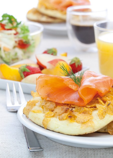 Recette Blinis de corn flakes et saumon fumé - 750g.com