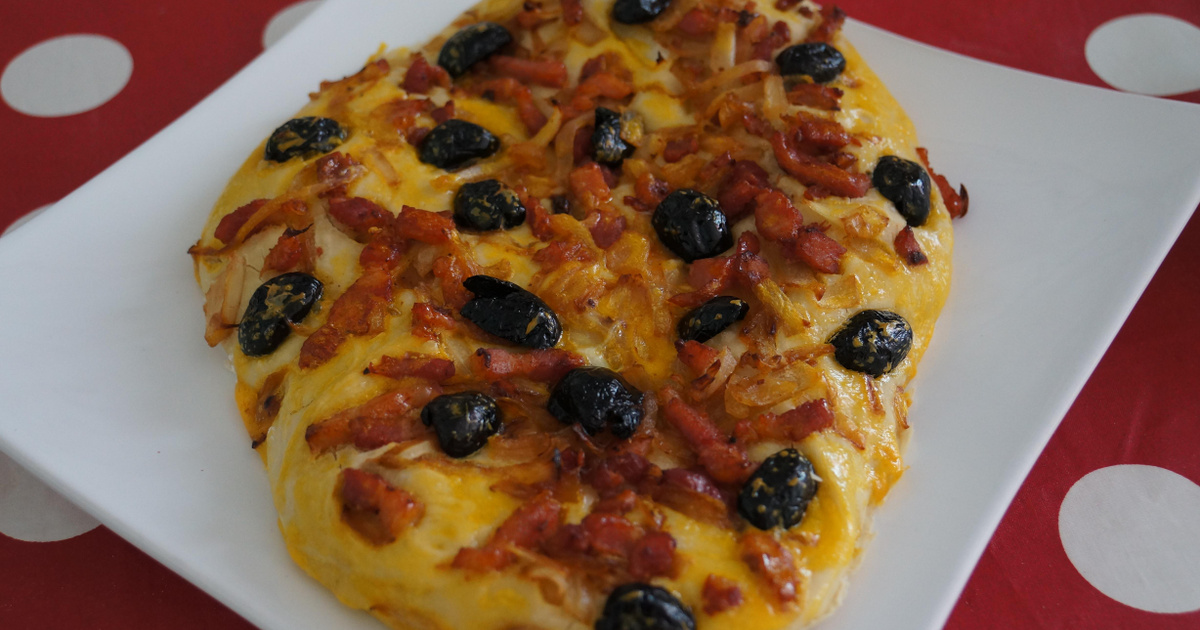 Recette Fougasse lardons, olives noires de Nyons - 750g.com