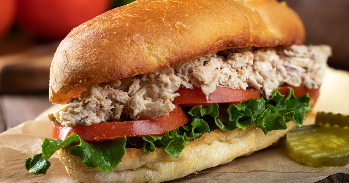 Simple et gourmand : ce sandwich-roll au thon mariné de Cyril Lignac ...