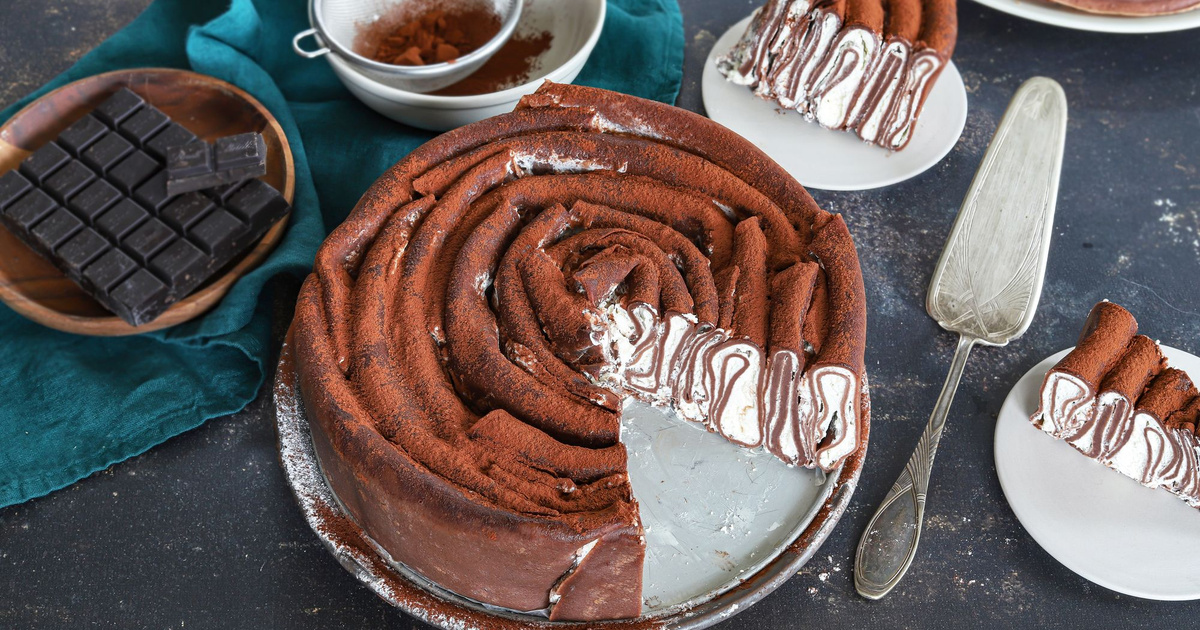 Recette Gâteau tourbillon de crêpes drapées au chocolat et chantilly ...