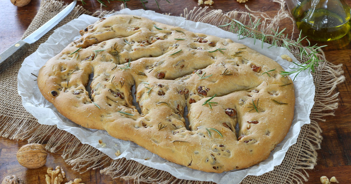 Recette Fougasse aux Noix du Périgord AOP et romarin - 750g.com