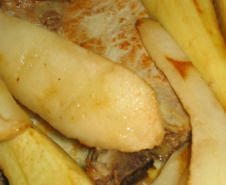Recette Côtelette de porc aux panais et poires - 750g.com