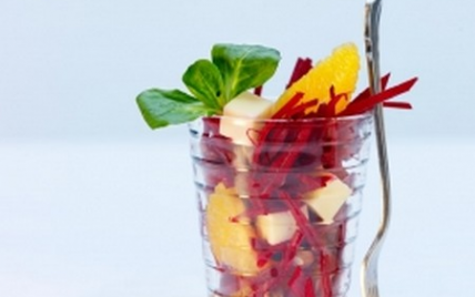 Recette Salade de betterave rouge crue au chili et gruyère AOC - 750g.com