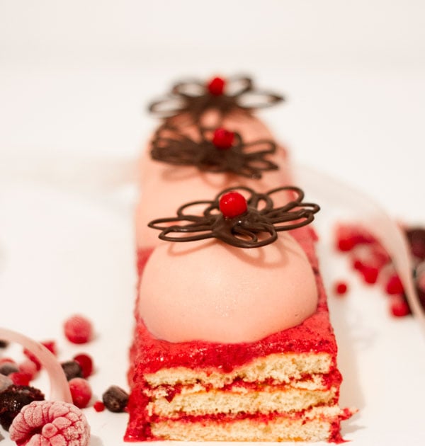Recette Gâteau tout rose aux fruits rouges - 750g.com