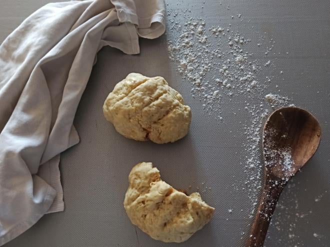 Comment faire du pain au micro-ondes sans farine ni levure spéciales en ...
