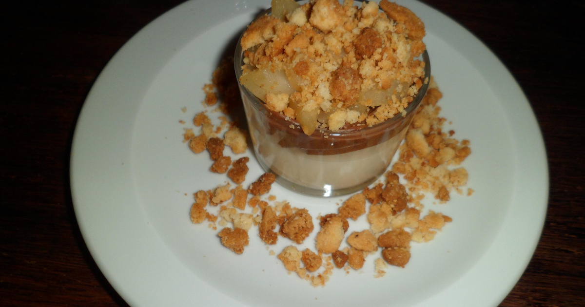 Recette Verrine crumble amandes creme pralinoise compotée de poires ...
