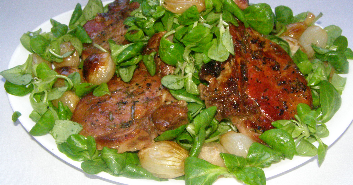 Recette Côtes de porc aux oignons grelots - 750g.com