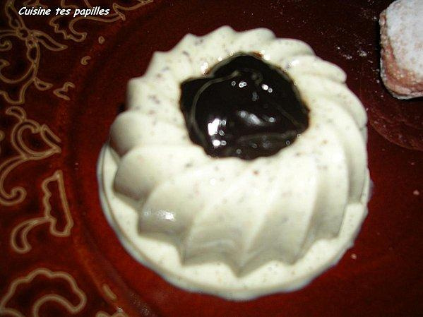 Recette - Panacotta à la vanille et son coulis de chocolat - 750g.com