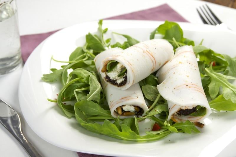 Recette Rouleaux de Tranches de la Mer au fromage frais et tapenade ...