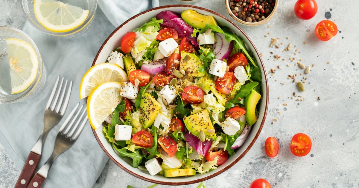 Recette Salade fraîcheur à la feta, avocat, tomates cerises et graines ...