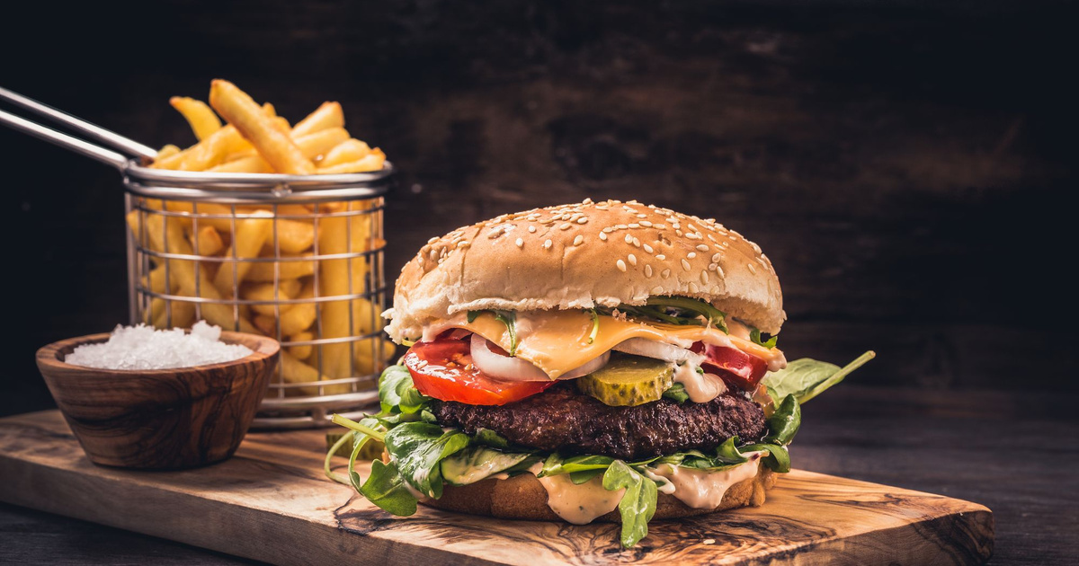 Voici à quoi ressemblait le tout premier burger de l’histoire (et il ...