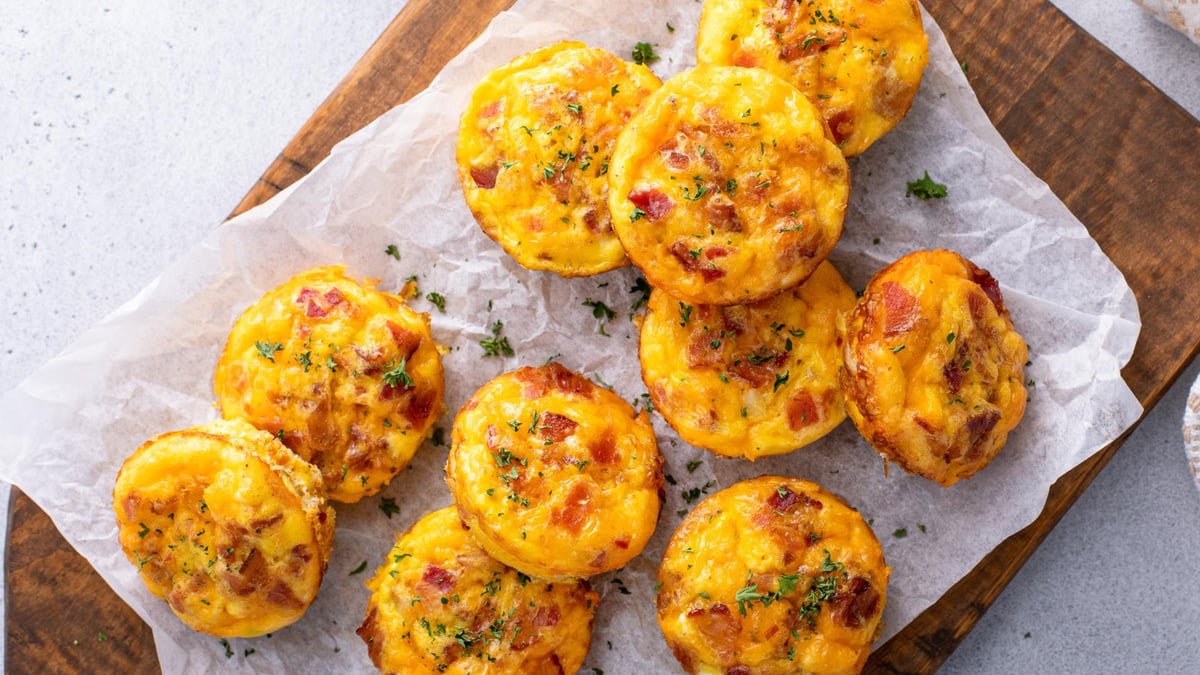 Mini quiches sans pâte au jambon : la recette ultra-pratique à faire ...