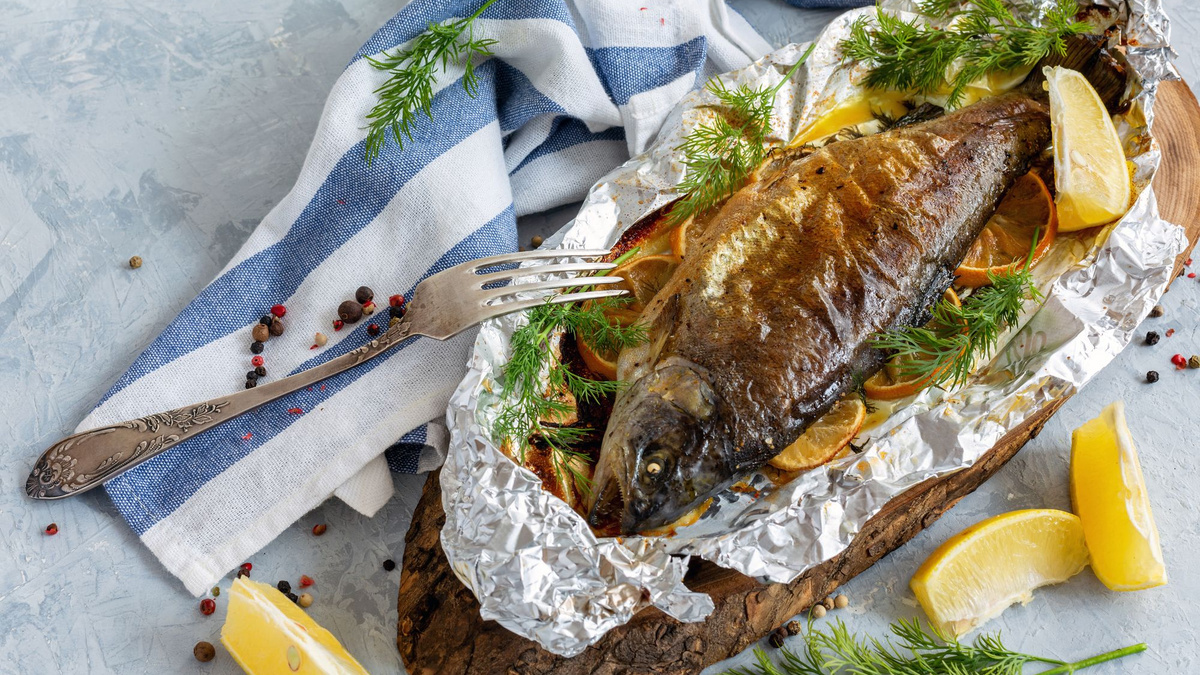 Cuisiner un poisson entier, c’est très facile : la preuve avec la ...