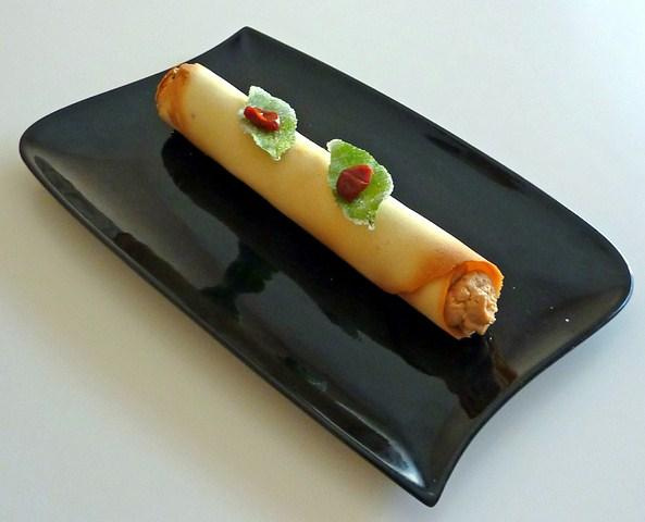 Recette - Cigarette russe à la mousse de thon et au sorbet poivron | 750g