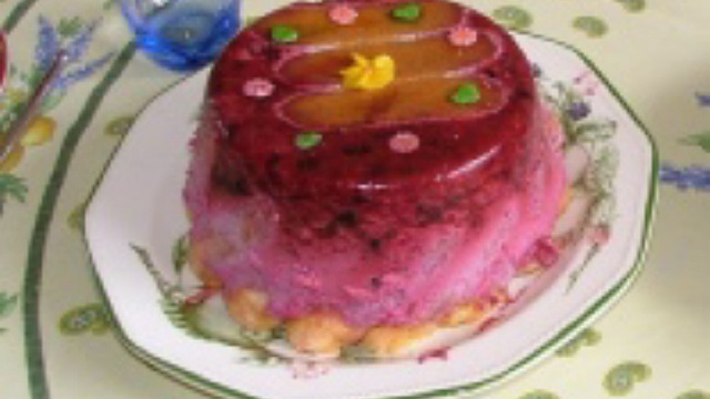 Recette Charlotte à la mousse de fruits rouges et de chocolat blanc ...