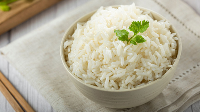 Peut-on manger du riz tous les jours ? Un nutritionniste répond - 750g.com