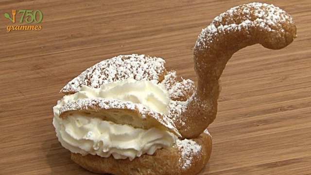 Cygnes à la chantilly (vidéo) - 750g.com