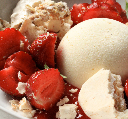 Recette - Parfait à la vanille fraises danoises et meringues ...