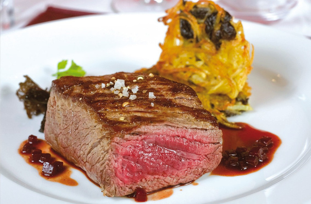 Recette - Pavé de rumsteck de bœuf poêlé, Pommes paillasson aux ...