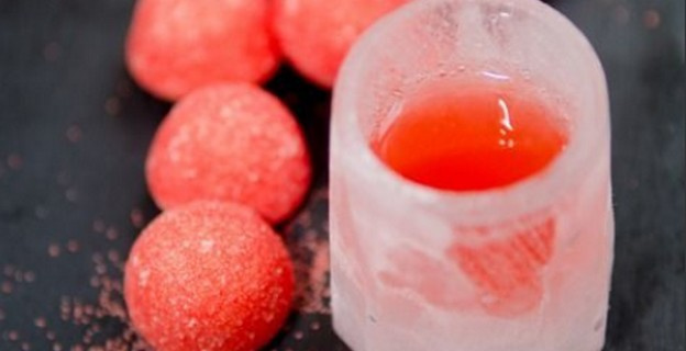 Diaporama "5 recettes originales aux fraises Tagada" - Vodka fraise tagada
